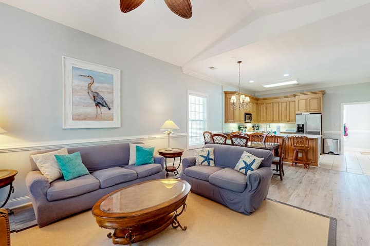 4br With On-site Pool & Private Balcony - Murrells Inlet, SC