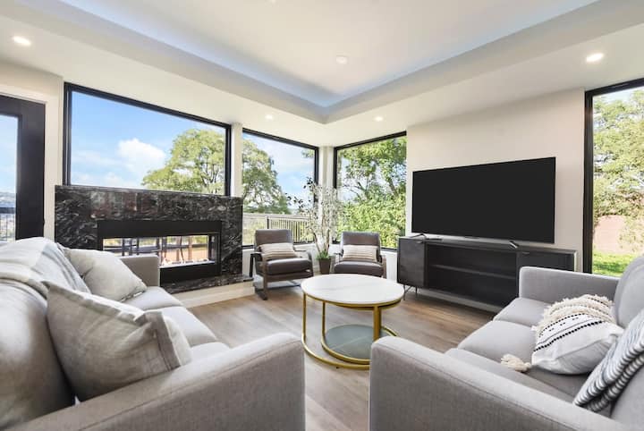 Skyline Haven:5br/3.5ba +2 Parking Spots + Rooftop - Pittsburgh