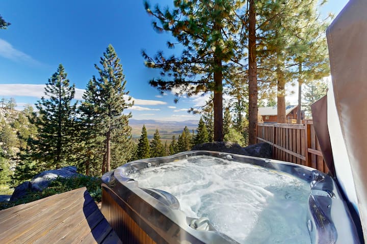 Home With Hot Tub, Fireplace & Views, Sleeps 8 - Genoa, NV