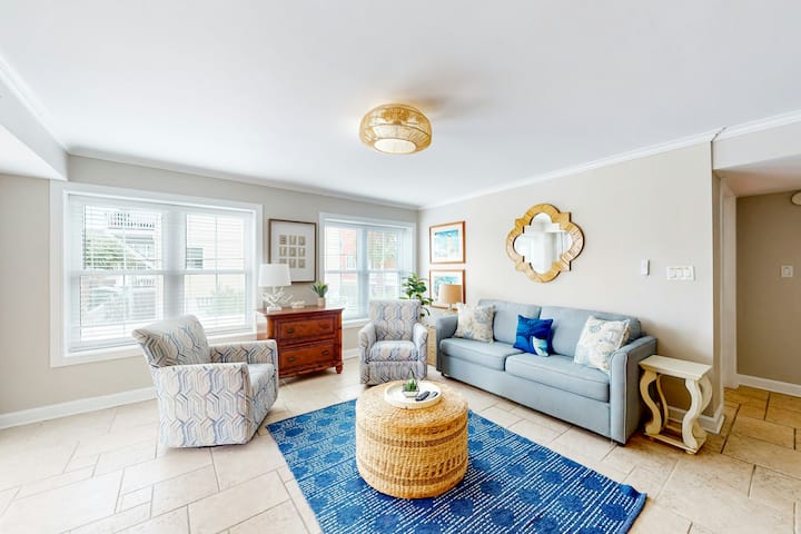 Cute 3br With Indoor Pool, Spacious Balcony & W/d - Tybee Island, GA