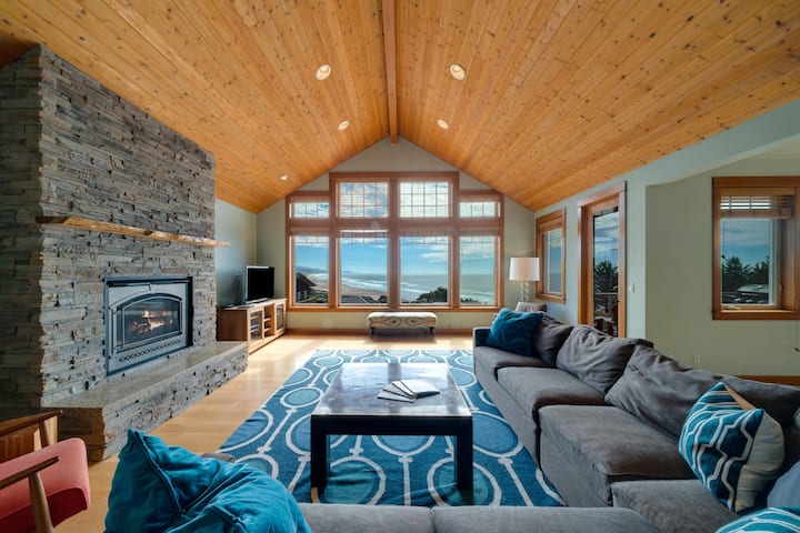 Breathtaking Views, Chef's Kitchen, Gathering Home - Manzanita