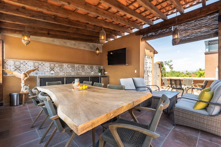Spacious Home | Rooftop | Jacuzzi | Amenities - San Miguel de Allende