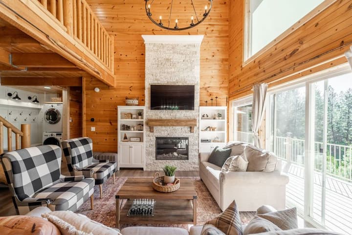 Luxurious Cabin Close To Lake Cascade W/ Hot Tub - Cascade, ID