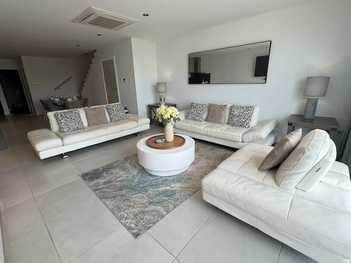 3-suite Condo Steps To Palm Beach - Aruba