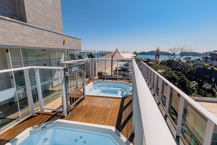 Flat Em Condomínio Com Piscina - Bombinhas