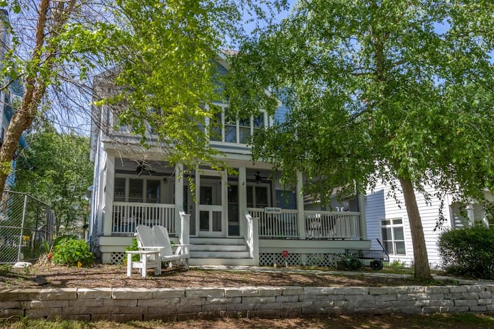 Beachwalk Resort Combo | 2 Homes | Sleeps 20 - Michigan City, IN