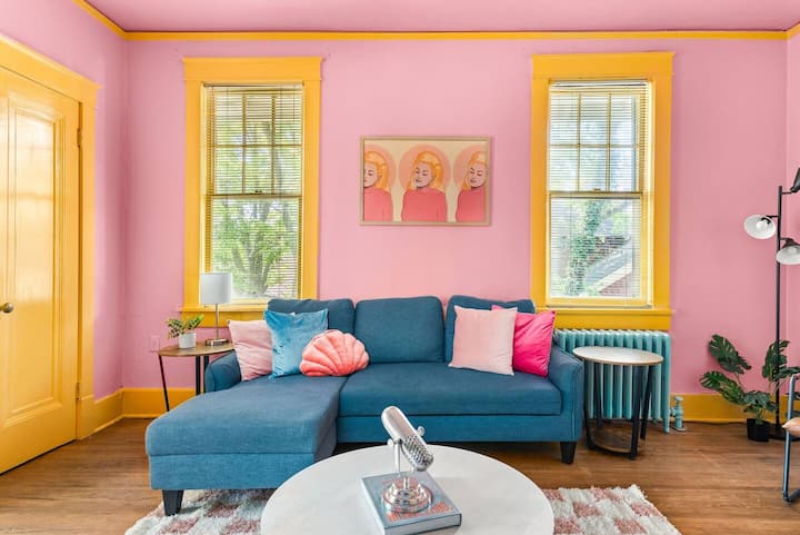 Dolly's Music Row Hideaway • Walkable Location! - Nashville, TN