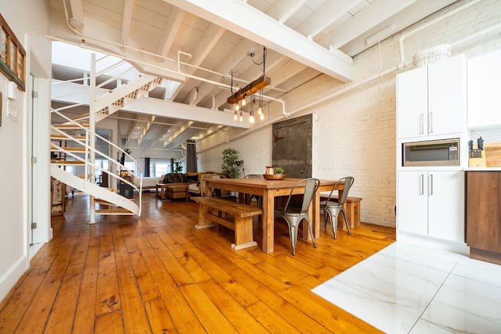 Stunning Old Montreal Penthouse - Montreal