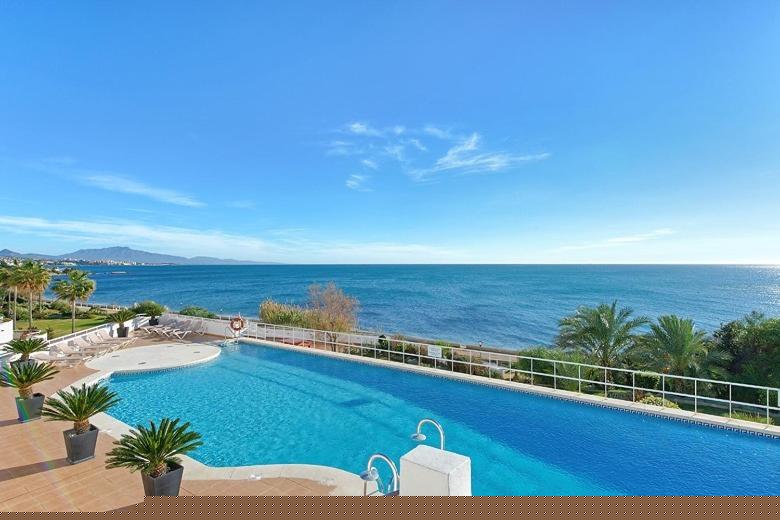 Spacious Stunning Views 2-bed Apartment, Estepona - Estepona