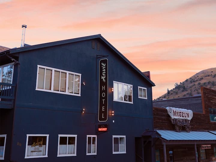 Steps To Town Square | Dining. Bike + Free Parking - Jackson, WY