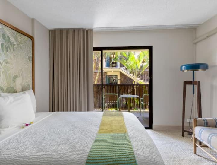 Tradewind King Bed At White Sands Hotel Hawaii - Honolulu, HI