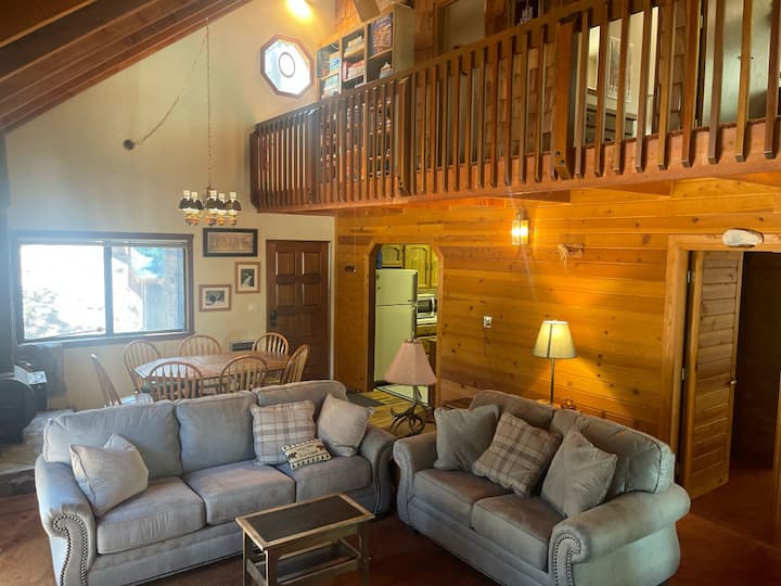 Cozy Cabin For 8+ Pool Hot-tub Close To Slopes - Truckee, CA