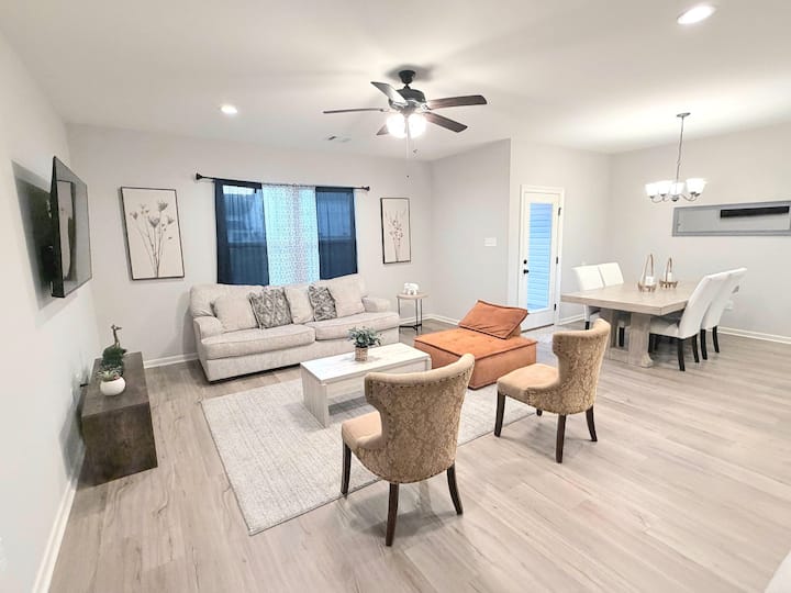 Fleur De Fun Krewe Fortress In Baton Rouge- Cl5612 - Baton Rouge, LA