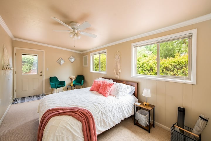 Sedona Getaway: Fire Pit + Central Location - Sedona, AZ