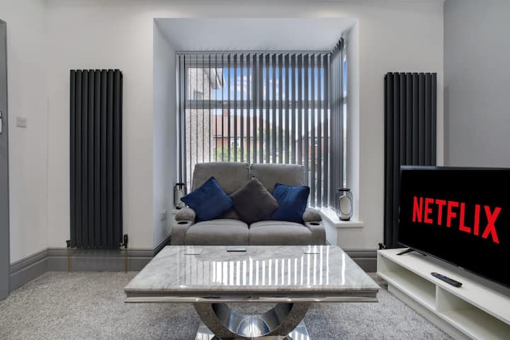 Exquisite 3-bedroom, Newly Renovated, Sleeps 6 - Newcastle upon Tyne