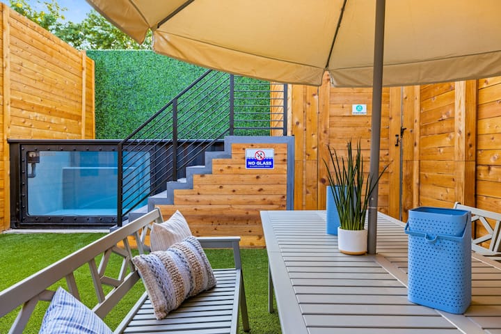 Stunning Urban Digs | Private + Heated Pool - Austin, TX