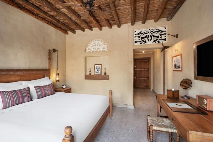 King Heritage Room Near Al Seef Heritage Souq - Dubai
