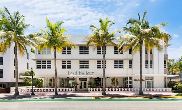 Tranquil Getaway Steps From The Ocean | Pool - Miami Beach, FL
