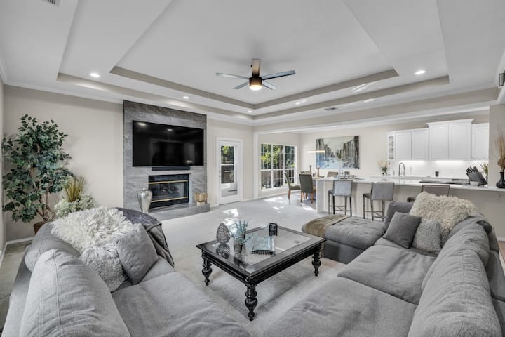 Clean Modern Luxury Home Near Dining/shopping/oru! - Bixhoma Lake, OK