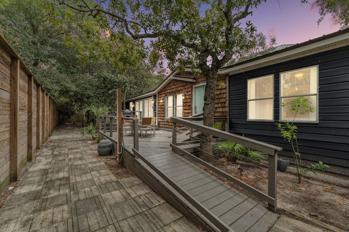 "Juan Crazy Summer" 359 3 Bed-sleeps 8 - Seaside, FL