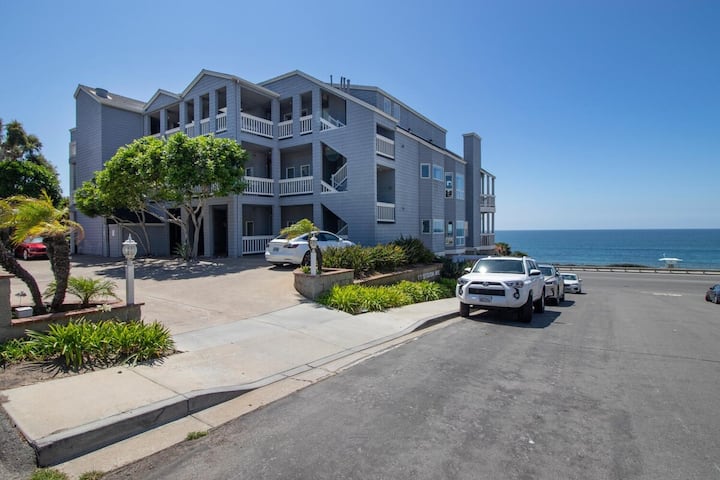 Pacific Passion Beachfront 2b2b: Oceanview+hot Tub - Carlsbad