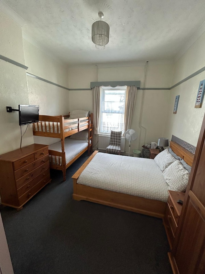 Standard Family Room For 4(2a+2c) - Great Yarmouth