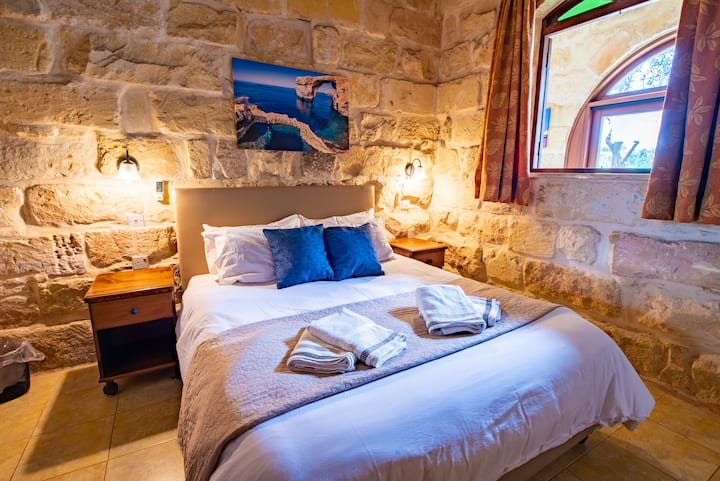 Villa Soldanis 6 Bedroom Villa With Private Pool - Malta