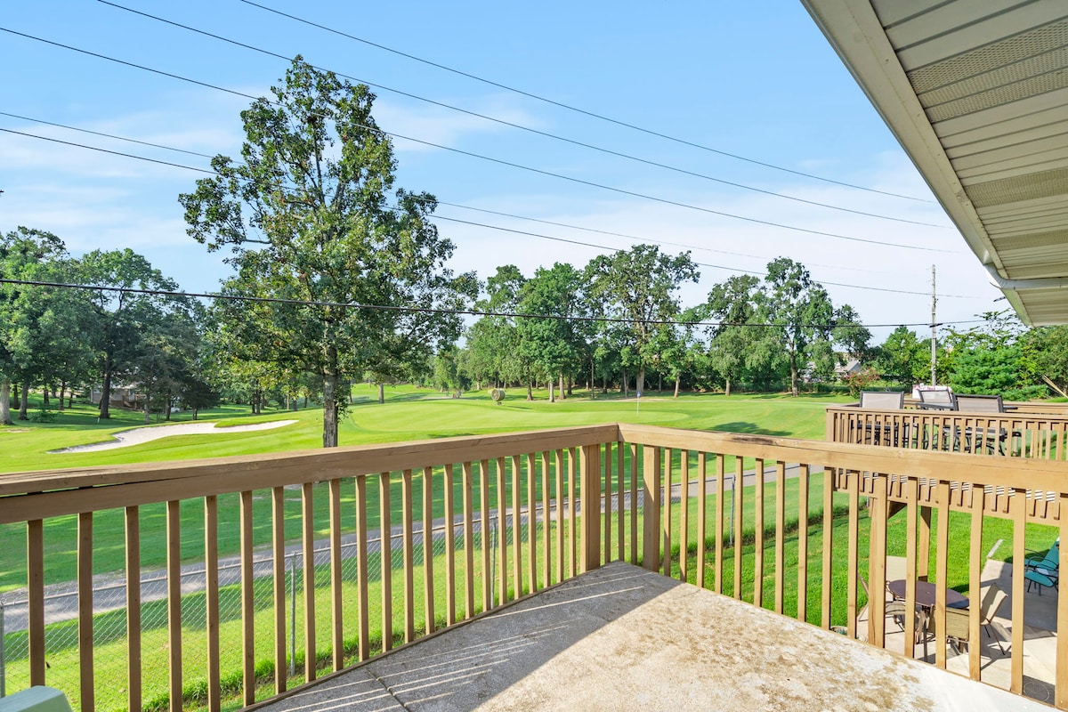 Tranquil Treehouse Loft - Golf Course Views - Condominiums for Rent in ...
