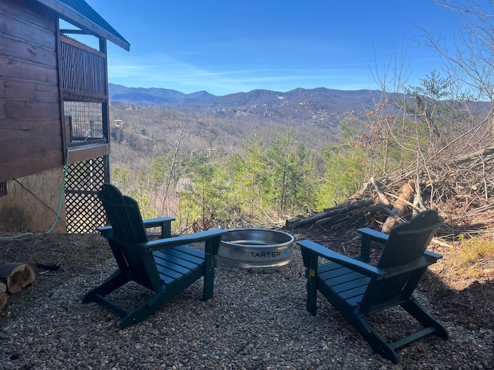 Tina Marie's- Free Ticket To Dollywood - Gatlinburg, TN