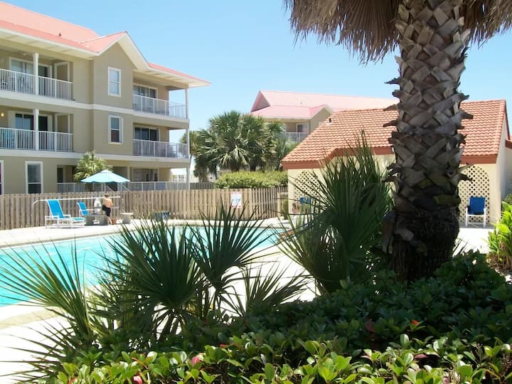 Kingfisher-soundview Unit With Pool And Private - Navarre, FL