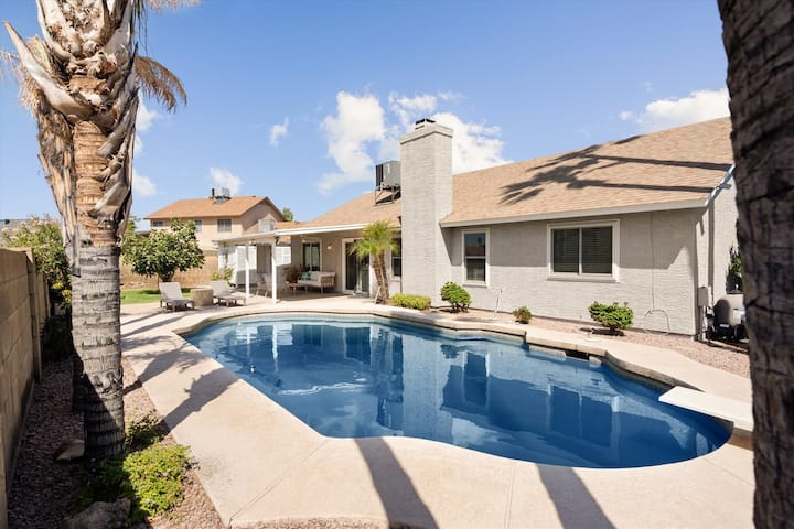 Peoria Oasis | 3br W/ Private Pool & Yard - Glendale