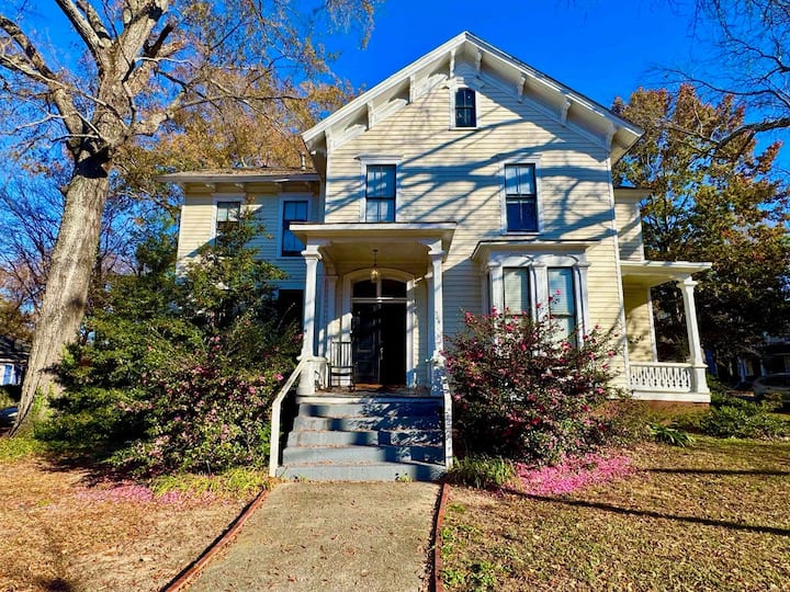 Sally's Suite Downtown Raleigh (Apt # 1) - Raleigh, NC