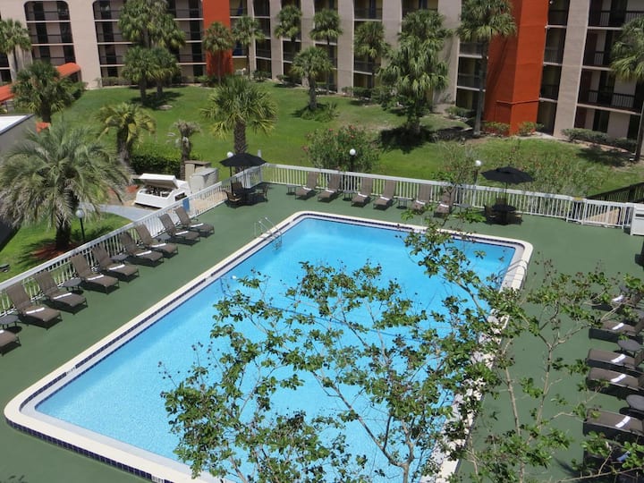 Convenient Stay, Superb Location! Free Parking! - Orlando