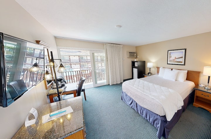Boutique Hotel King Balcony Room - Solvang, CA