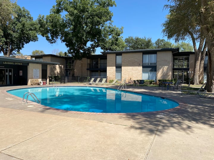 Hoff Gardens 40 - 3br 2ba - Seasonal Pool - Lubbock, TX