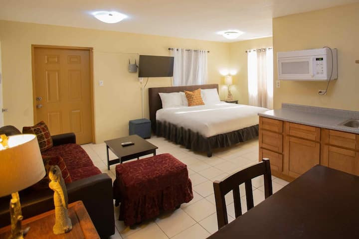 Beachfront Studio - Unit 107 Ocean Villa - Guam