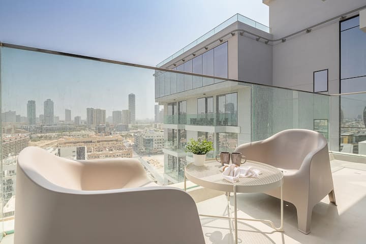 Cozy 1br W/ Community Views In Jvc - Sleeps 3! - Dubai