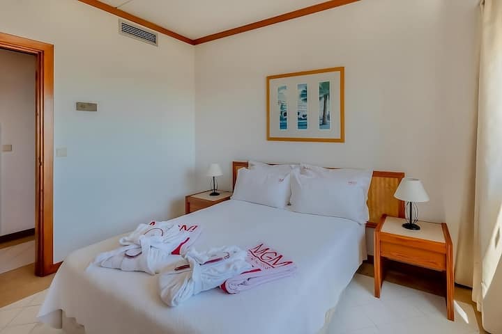 Relaxing 2br With Kitchen & Spacious Living Room! - Albufeira