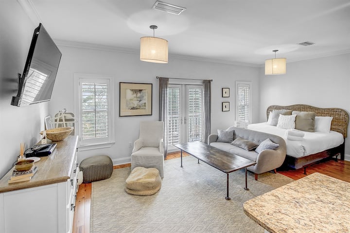 Cozy Studio-pool-beach-bikes-backpack Beach Chairs - Rosemary Beach, FL