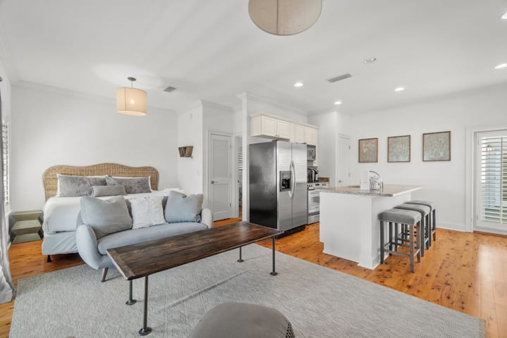 Cozy Studio-pool-beach-bikes-backpack Beach Chairs - Rosemary Beach, FL