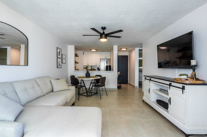 Mi Casita De Isla Verde W/ Pool & Free Parking - Puerto Rico