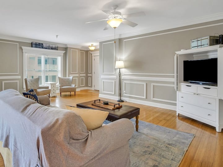 Lovely Beach Condo Near Beach, Heated Pool Access - Tybee Island, GA