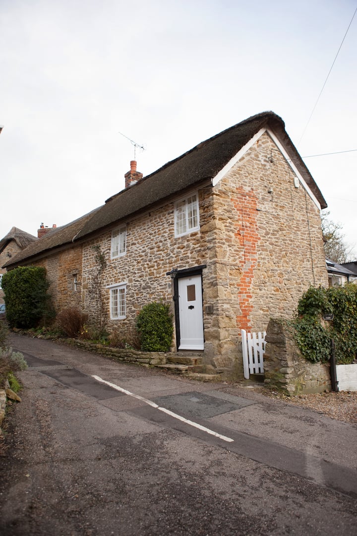 Number 60 Donkey Lane - Burton Bradstock