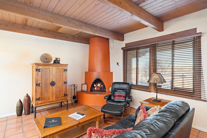 Fort Marcy 06 | Walk To Plaza | Kitchen | 1 Level - Santa Fe, NM