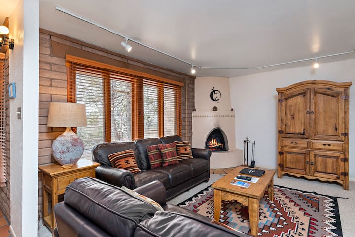 Santa Fe Living - 2bd Condo - Walk To The Plaza! - Santa Fe, NM