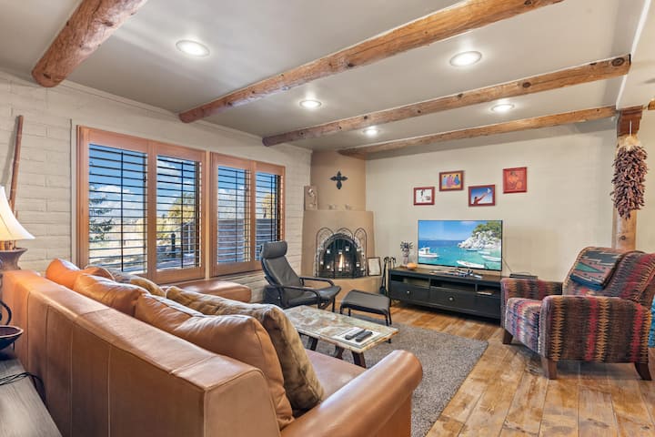 Fort Marcy 72 | Walk To Plaza | Kitchen | 2 Levels - Santa Fe, NM