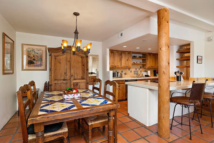 Beautiful Condo - Downtown Santa Fe Near Plaza - Santa Fe, NM