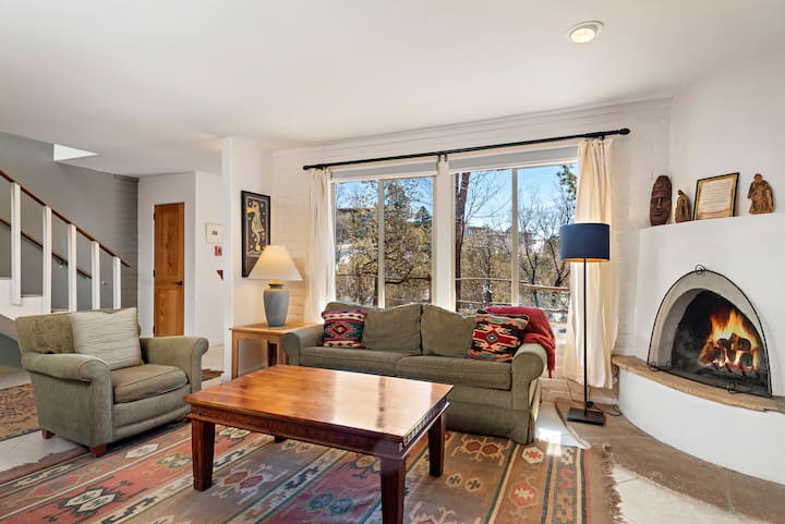 2-bed, 2.5-bath Condo For 6 - Near The Plaza - Santa Fe, NM