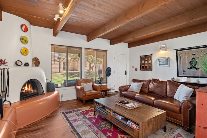 Fort Marcy 33 | Walk To Plaza | Kitchen | 1 Level - Santa Fe, NM