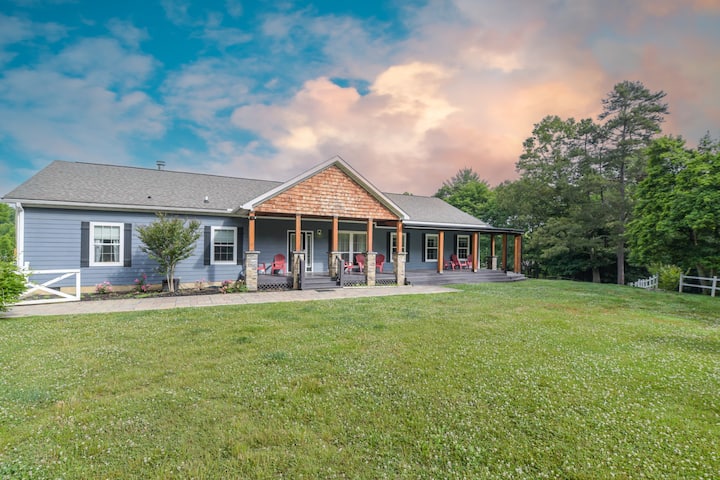 Riverside Ranch By Avantstay | Mins To Downtown - Asheville, NC